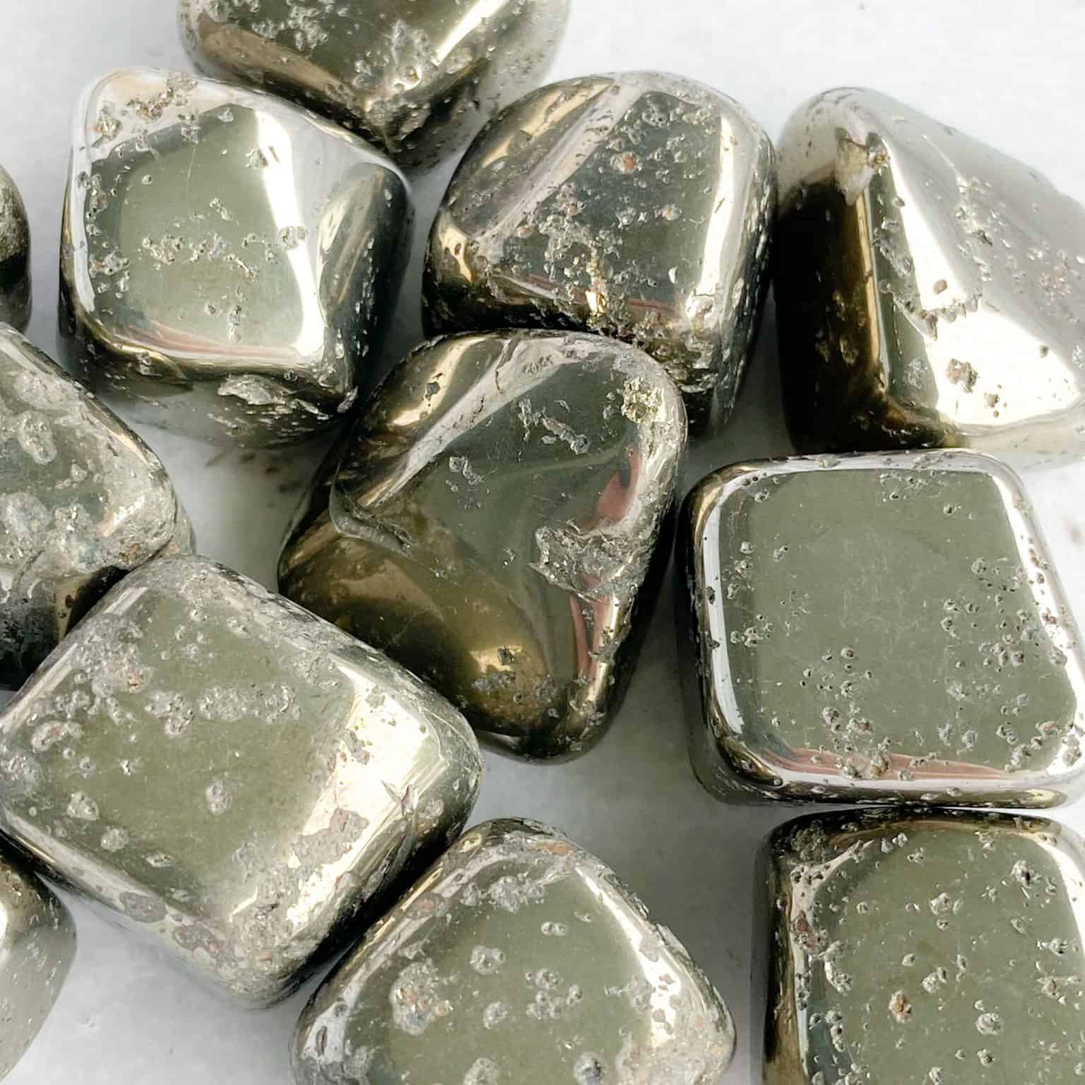 Protection & Abundance - Pyritt hjerte - Tante Buddha